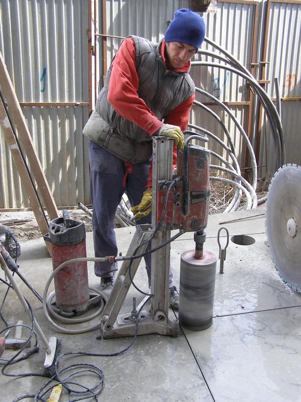 Perforare beton si gauri in beton cu tehnica diamantata | AVIS INSTAL ...